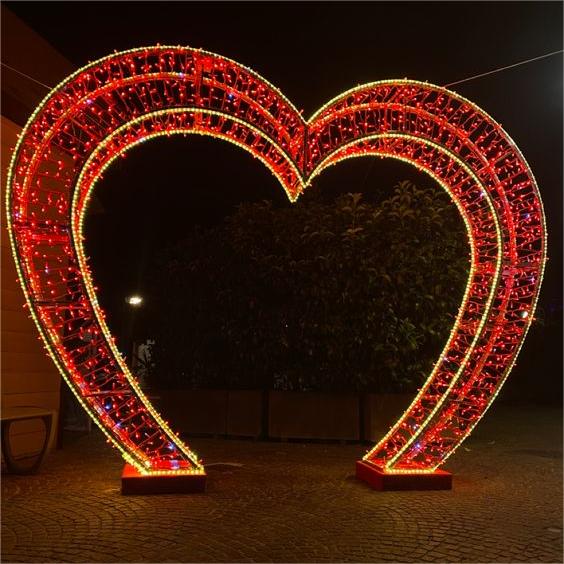 Giant Pre-Lit LED Arch Walk-Through Heart – Certified Lights